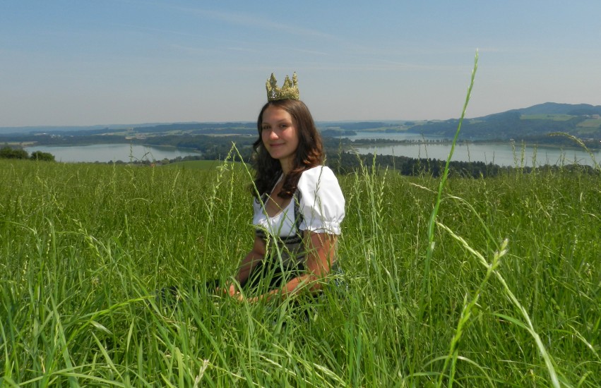 Neue Heu Königin in der Bio-Heu-Region | Herz und Liebe